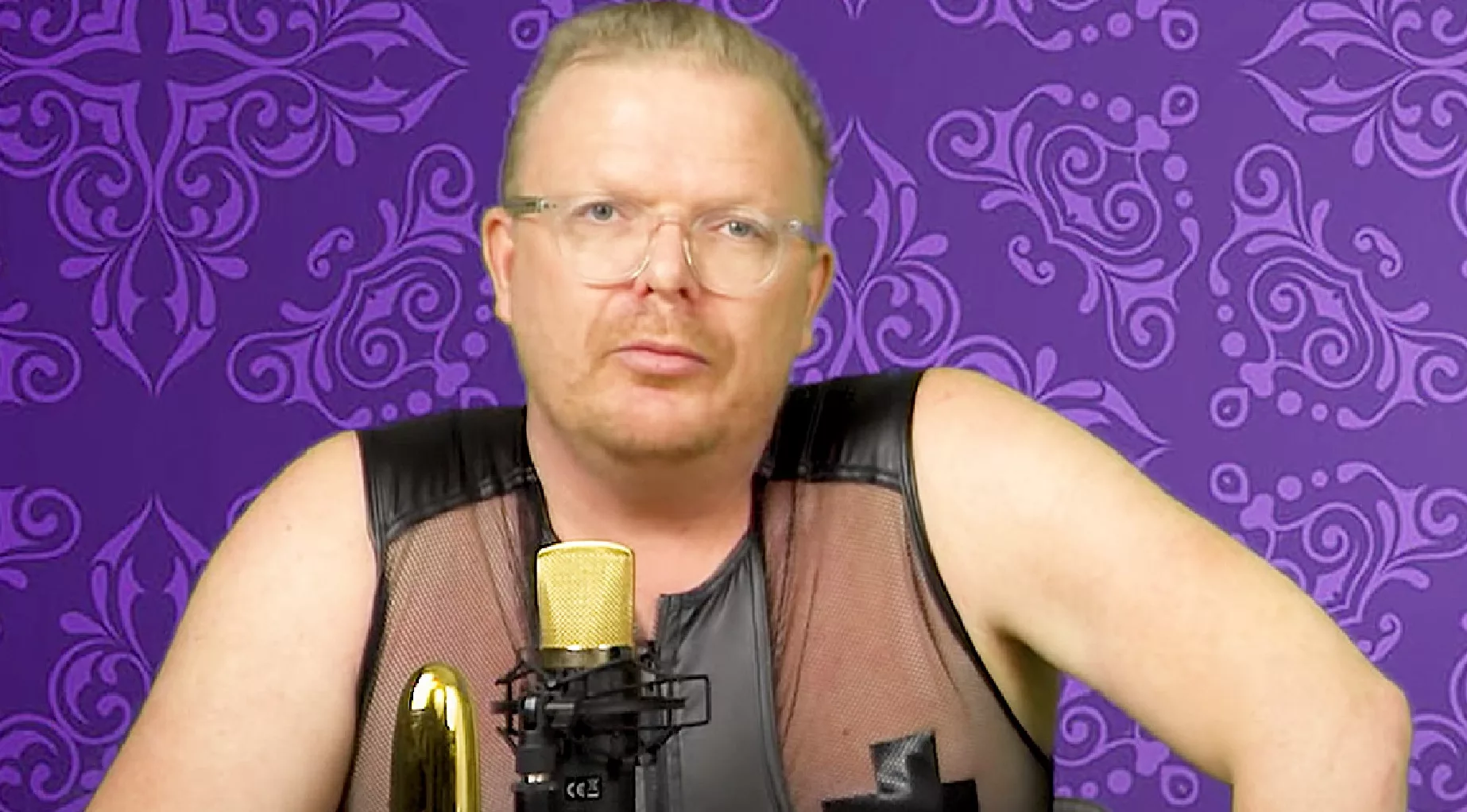 Foto's: Zaken gaan goed bij Roddelpraat, Jan Roos koopt miljoenenwoning!