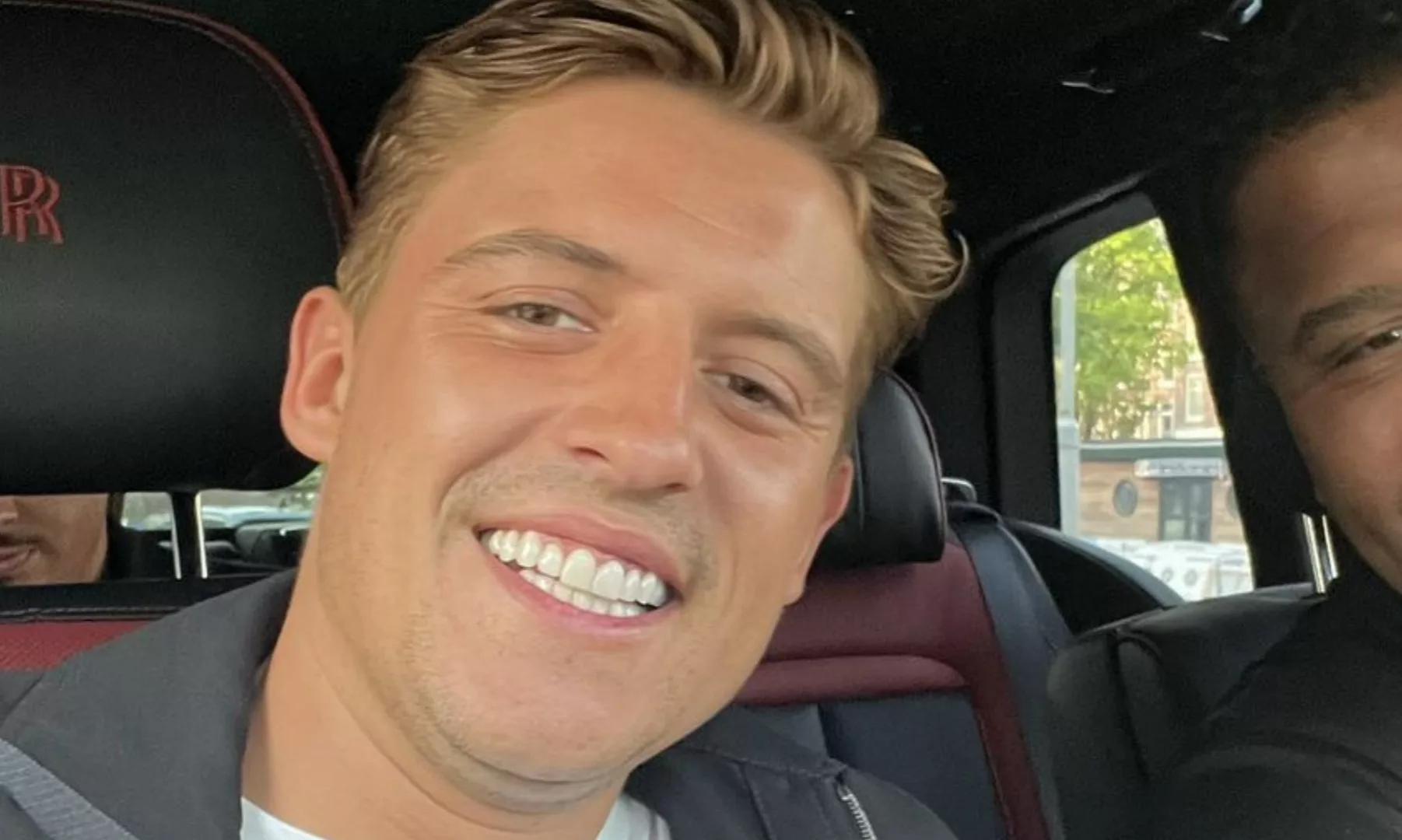 Lil Kleine plots blond maar ook ongelooflijk gespierd!